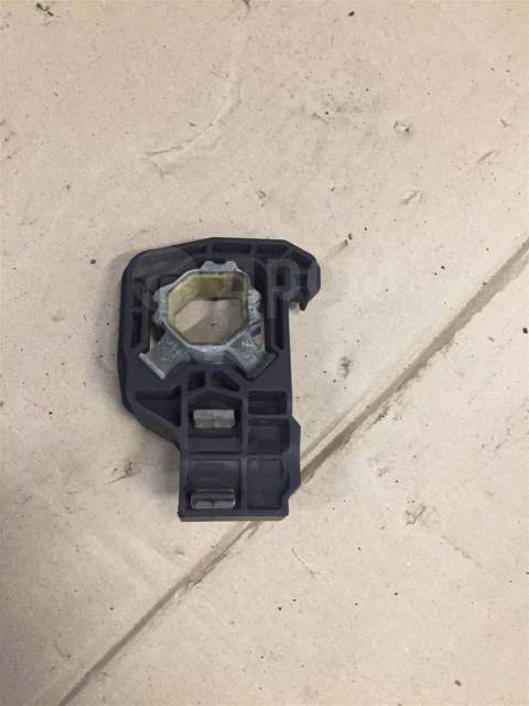 Купить Кронштейн радиатора BMW 5-серия F10/F11 2009 в Москве по цене ...