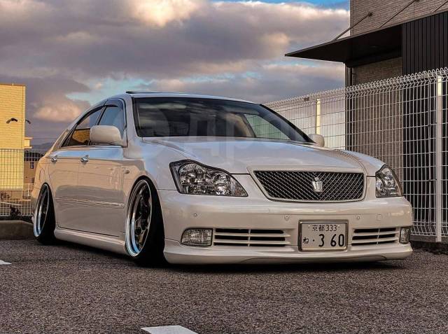 Купить Пороги из комплекта обвесов TOM'S на Toyota-Crown GRS 181/183 ...