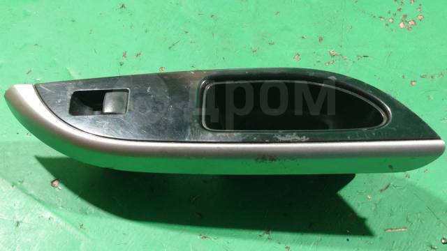 Купить Кнопка стеклоподъёмника задняя R L200/5 Mitsubishi L200 KKKL ...