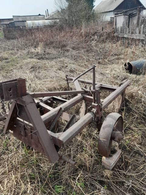 Плуг на трактор, 2000 год, б/у, в наличии. Цена: 25 000₽ в Белово