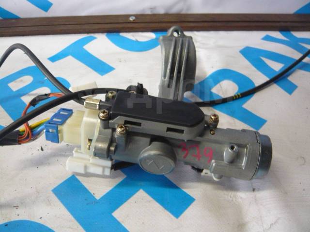 Купить Замок зажигания Hyundai Getz 2006 379-33 в Кемерово по цене: 1 ...