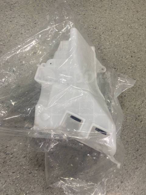 Купить Бачок омывателя фар (оригинал)Toyota LAND Cruiser HZJ105 в ...