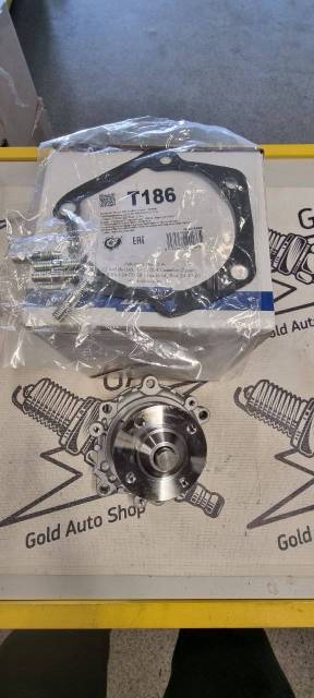 Купить Помпа водяная Toyota Land Cruiser/Hi-Ace/Hi-Lux 2.4D/TD 85>DOLZ ...