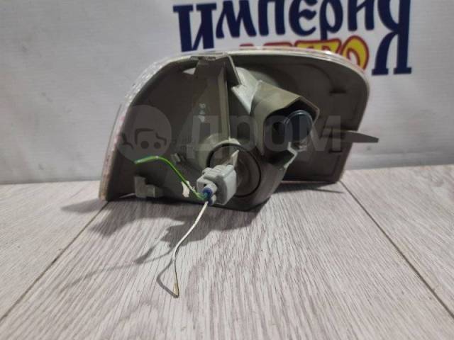 Купить Габарит Toyota Sprinter 1999 8151012880 AE114 4A-FE, правый в ...