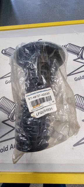 Купить Пыльник передней стойки Toyota Auris/Corolla SAT ST-48157-42030 ...