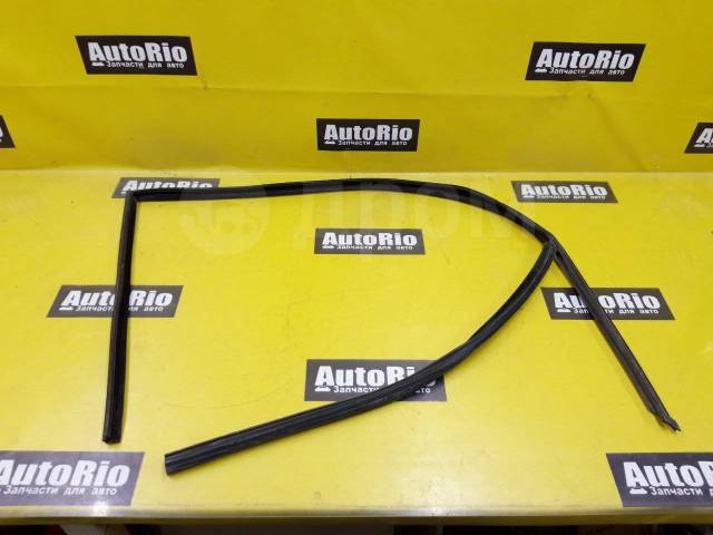 Купить Уплотнитель стекла передней двери Mercedes-Benz S-Class W140 ...