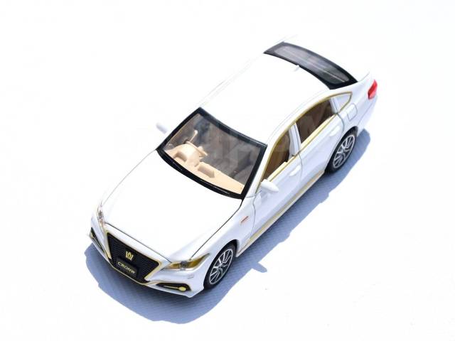 Модель автомобиля Toyota Crown S220 масштаб 1:32, новый, в наличии. Цена: 950₽ во Владивостоке