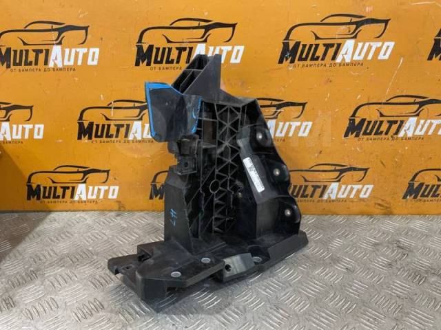 Купить Кронштейн передний панели Mercedes Gle 2019- A1676209900 V167 ...