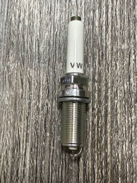 Купить Свеча зажигания VAG 06K905601B, Porsche 95890560100 в Хабаровске ...