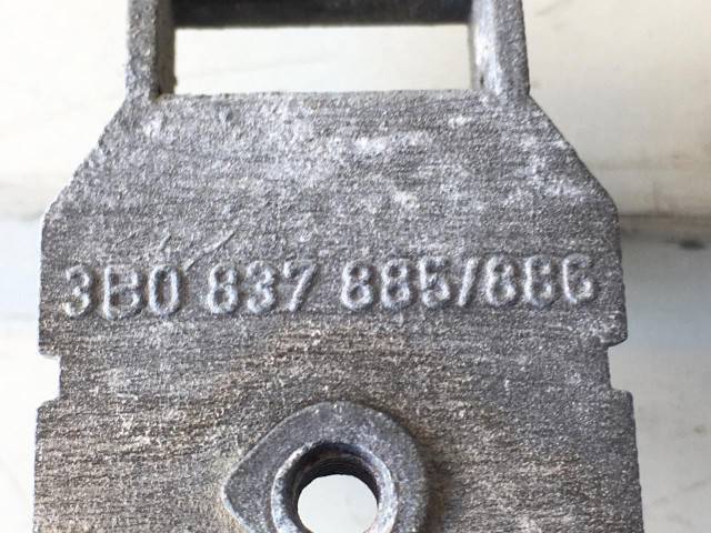 Купить Кронштейн ручки Volkswagen Passat B5 1996-2005 3B0837885 в ...