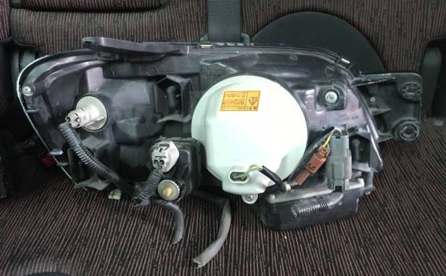 Купить Фара передняя дорест ксенон пара Subaru Legacy B4 Be5 98 01