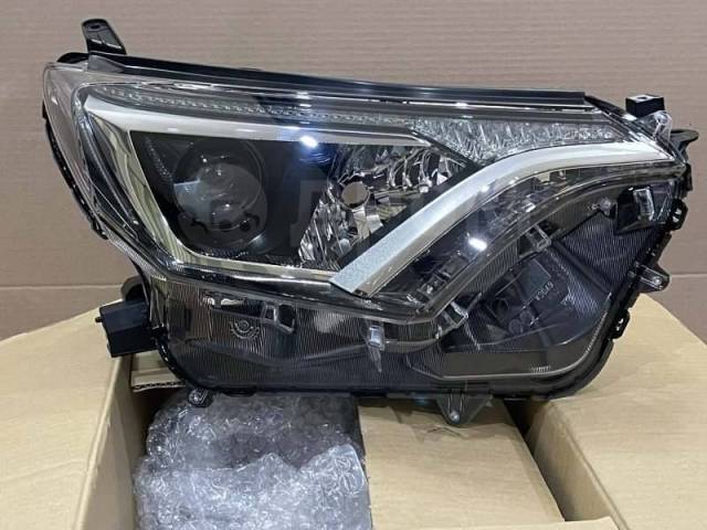 Купить Фары головного света Toyota Rav4 2016-2019 8113042650 Toyota ...