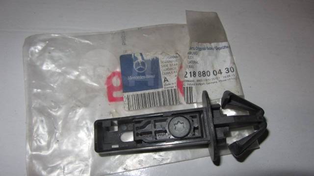 Купить Направляющая крепления рамки фары Mercedes W207, W212 ...