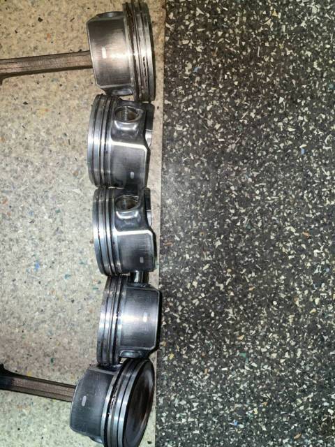 Купить Поршень двигателя Volvo B5254T б. у в Москве по цене: 2 500 ...