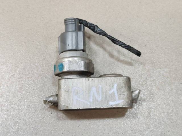 Купить Датчик давления фреона 443440-0680 Honda Stream RN1 в ...