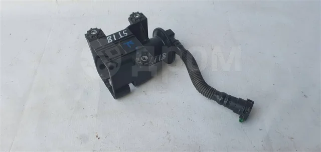 Купить Клапан вентиляции топливного бака Toyota Camry V70 [7773006040 ...