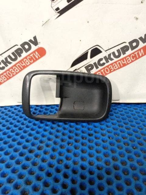Купить Накладка внутренней ручки двери Mitsubishi Airtrek MR503942 CU2W ...