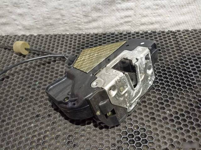 Купить Замок Mercedes E 2117300635 W211, задний правый в Москве по цене ...