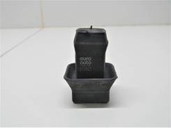 Запчасть 7L0121276A - Купить верхний фиксатор радиатора в Москве! Цены ...